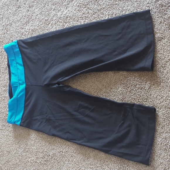Pants & Jumpsuits | Womens Exercise Capris | Poshmark